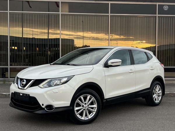 White Nissan Qashqai 2015 in Panevezys, with an engine capacity of 1.20 L and mileage of 116 thousand km for 6500 €, photo 1 on AUTOMOTO.COM.LV