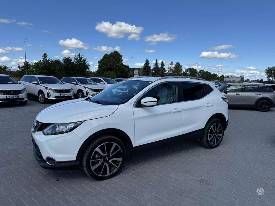 Balts Nissan Qashqai 2015 Telšiai, ar dzinēja tilpumu 1.46 L un nobraukumu 231 tūkst. km par 7700 €, foto 4 vietnē AUTOMOTO.COM.LV