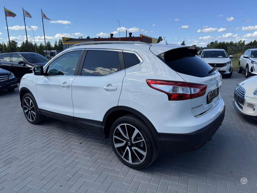 Balts Nissan Qashqai 2015 Telšiai, ar dzinēja tilpumu 1.46 L un nobraukumu 231 tūkst. km par 7700 €, foto 6 vietnē AUTOMOTO.COM.LV