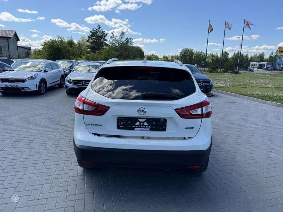 Balts Nissan Qashqai 2015 Telšiai, ar dzinēja tilpumu 1.46 L un nobraukumu 231 tūkst. km par 7700 €, foto 7 vietnē AUTOMOTO.COM.LV