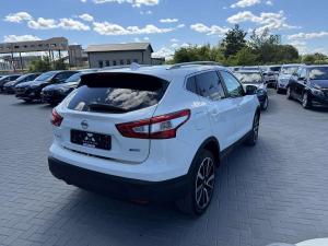 Balts Nissan Qashqai 2015 Telšiai, ar dzinēja tilpumu 1.46 L un nobraukumu 231 tūkst. km par 7700 €, foto 8 vietnē AUTOMOTO.COM.LV