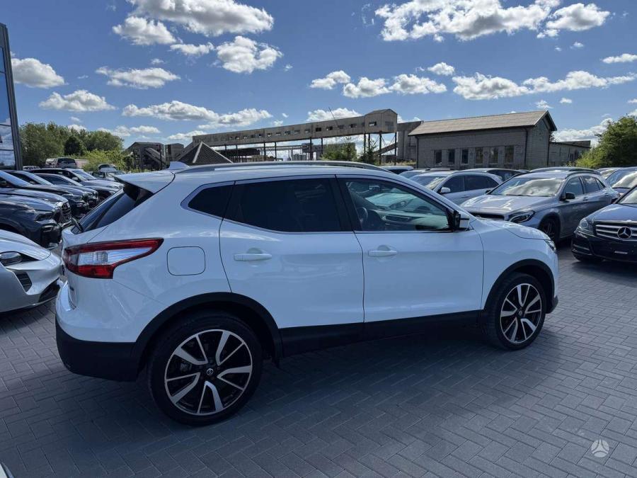 Balts Nissan Qashqai 2015 Telšiai, ar dzinēja tilpumu 1.46 L un nobraukumu 231 tūkst. km par 7700 €, foto 9 vietnē AUTOMOTO.COM.LV
