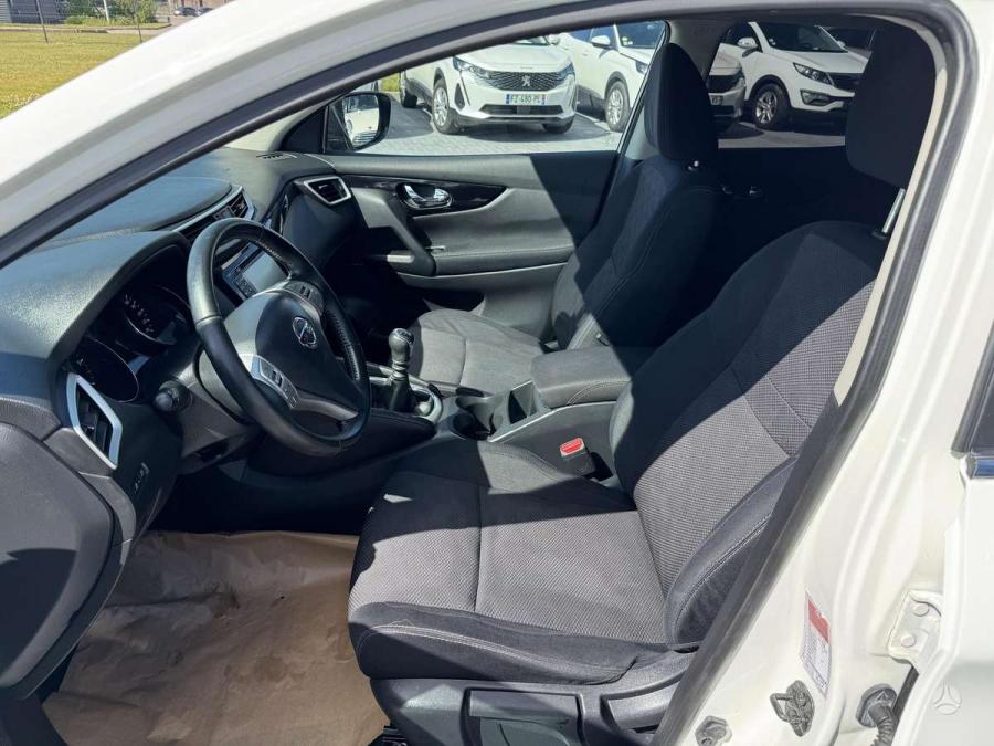 Balts Nissan Qashqai 2015 Telšiai, ar dzinēja tilpumu 1.46 L un nobraukumu 231 tūkst. km par 7700 €, foto 14 vietnē AUTOMOTO.COM.LV