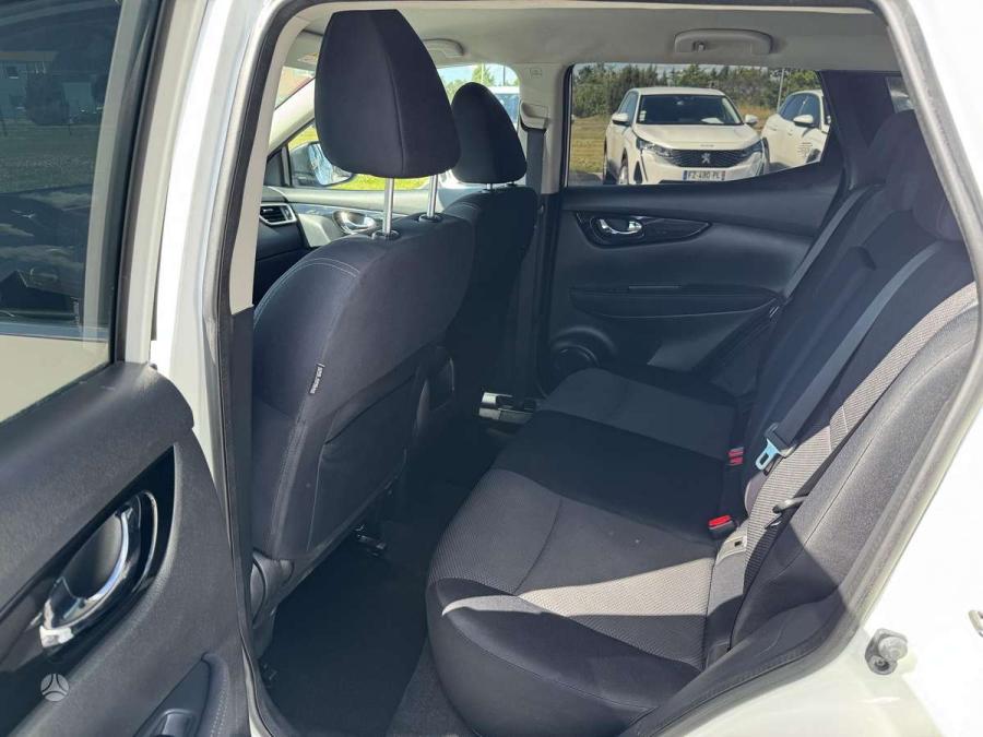Balts Nissan Qashqai 2015 Telšiai, ar dzinēja tilpumu 1.46 L un nobraukumu 231 tūkst. km par 7700 €, foto 17 vietnē AUTOMOTO.COM.LV