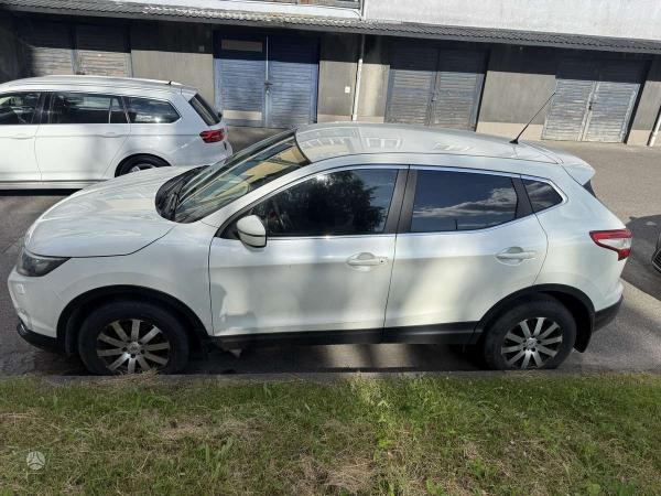 Balts Nissan Qashqai 2015 Viļņa, ar dzinēja tilpumu 1.20 L un nobraukumu 200 tūkst. km par 3900 €, foto 4 vietnē AUTOMOTO.COM.LV