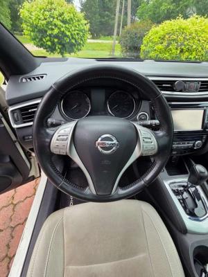 White Nissan Qashqai 2015 in Vilnius, with an engine capacity of 1.20 L and mileage of 190 thousand km for 7900 €, photo 21 on AUTOMOTO.COM.LV