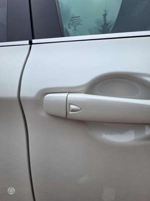 White Nissan Qashqai 2015 in Vilnius, with an engine capacity of 1.20 L and mileage of 190 thousand km for 7900 €, photo 25 on AUTOMOTO.COM.LV