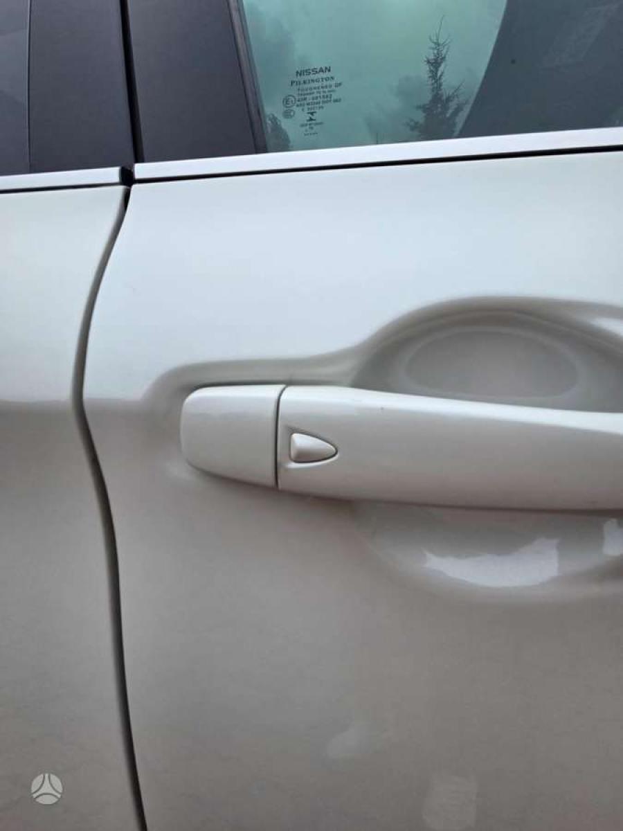 White Nissan Qashqai 2015 in Vilnius, with an engine capacity of 1.20 L and mileage of 190 thousand km for 7900 €, photo 25 on AUTOMOTO.COM.LV