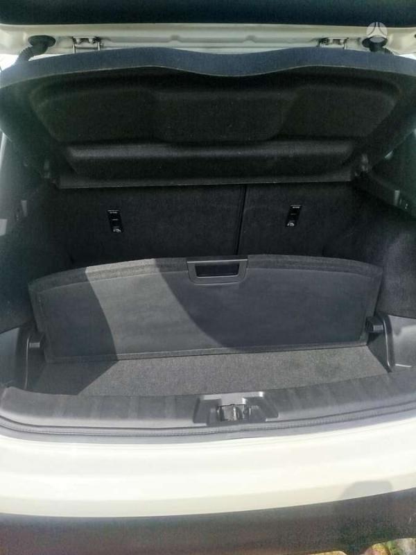 White Nissan Qashqai 2015 in Prienai, with an engine capacity of 1.60 L and mileage of 164 thousand km for 7700 €, photo 5 on AUTOMOTO.COM.LV