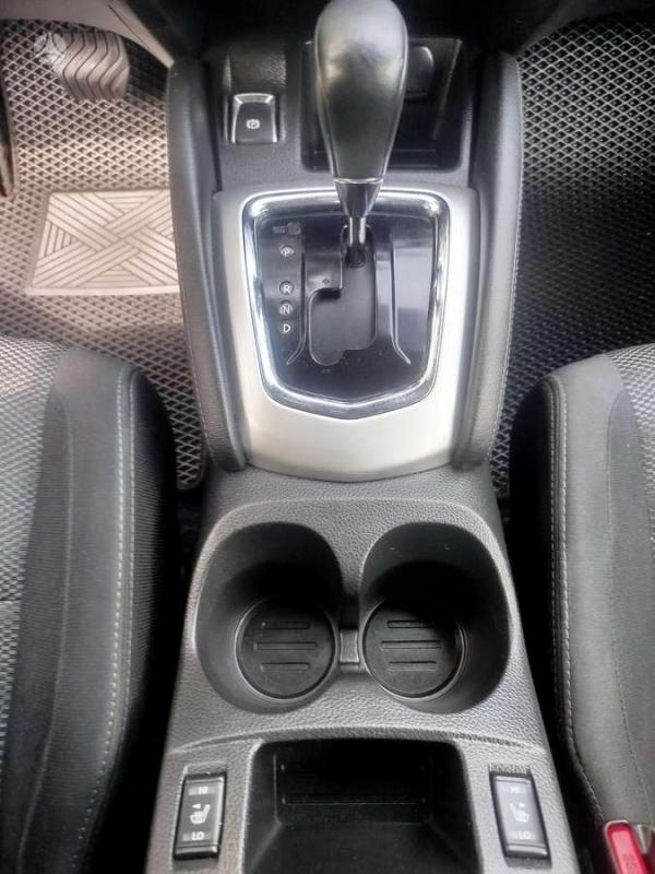 White Nissan Qashqai 2015 in Prienai, with an engine capacity of 1.60 L and mileage of 164 thousand km for 7700 €, photo 7 on AUTOMOTO.COM.LV