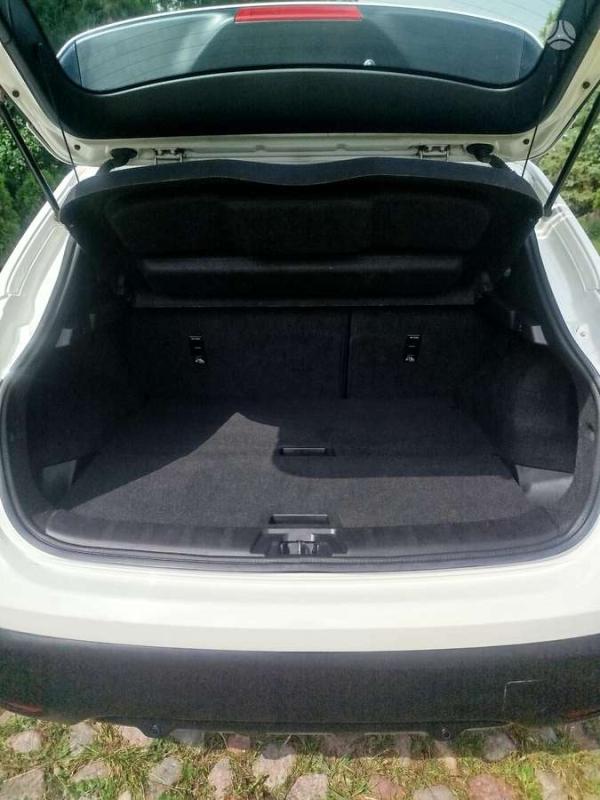 White Nissan Qashqai 2015 in Prienai, with an engine capacity of 1.60 L and mileage of 164 thousand km for 7700 €, photo 8 on AUTOMOTO.COM.LV