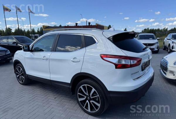 Balts Nissan Qashqai 2015 Telšiai, ar dzinēja tilpumu 1.50 L un nobraukumu 231 tūkst. km par 7690 €, foto 6 vietnē AUTOMOTO.COM.LV