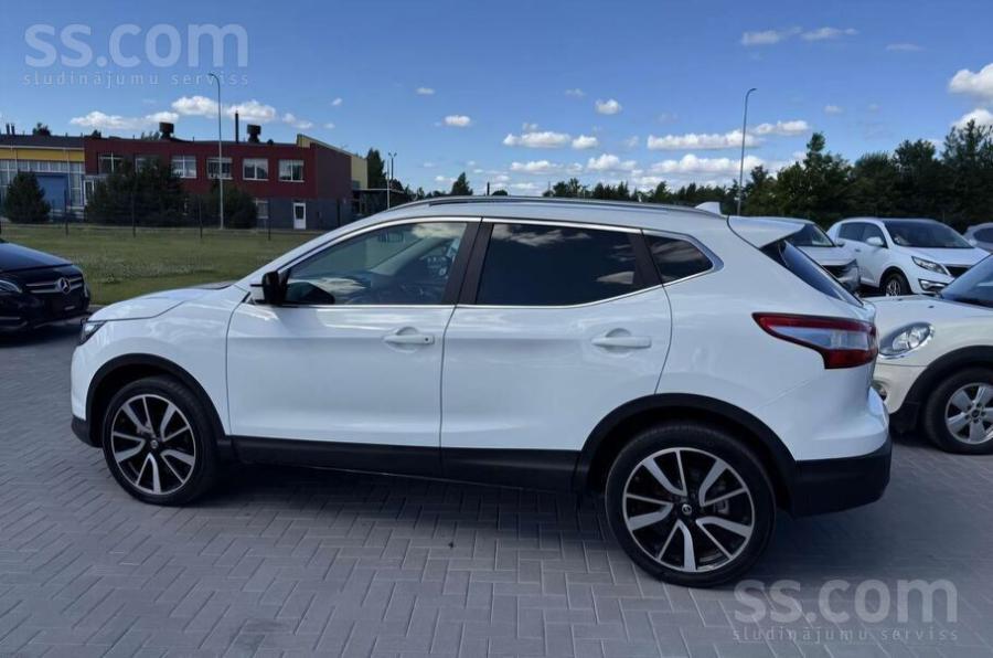 Balts Nissan Qashqai 2015 Telšiai, ar dzinēja tilpumu 1.50 L un nobraukumu 231 tūkst. km par 7690 €, foto 8 vietnē AUTOMOTO.COM.LV