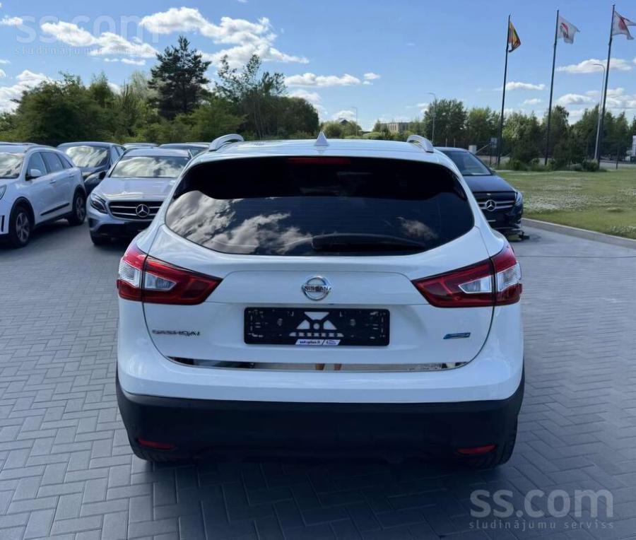 Balts Nissan Qashqai 2015 Telšiai, ar dzinēja tilpumu 1.50 L un nobraukumu 231 tūkst. km par 7690 €, foto 9 vietnē AUTOMOTO.COM.LV