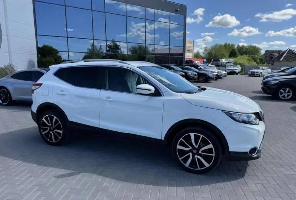 Balts Nissan Qashqai 2015 Telšiai, ar dzinēja tilpumu 1.50 L un nobraukumu 231 tūkst. km par 7690 €, foto 5 vietnē AUTOMOTO.COM.LV
