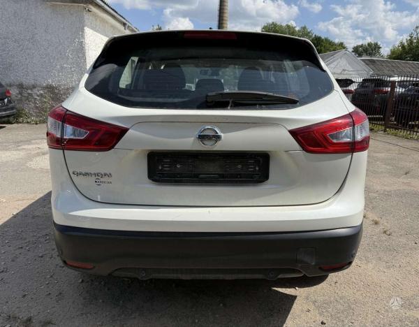 Balts Nissan Qashqai 2015 Šauļi, ar dzinēja tilpumu 1.20 L un nobraukumu 108 tūkst. km par 4900 €, foto 5 vietnē AUTOMOTO.COM.LV