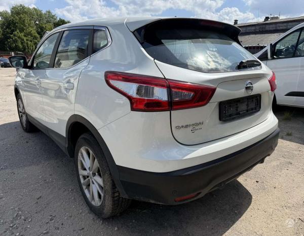Balts Nissan Qashqai 2015 Šauļi, ar dzinēja tilpumu 1.20 L un nobraukumu 108 tūkst. km par 4900 €, foto 6 vietnē AUTOMOTO.COM.LV