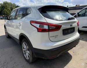 White Nissan Qashqai 2015 in Siauliai, with an engine capacity of 1.20 L and mileage of 108 thousand km for 4900 €, photo 7 on AUTOMOTO.COM.LV