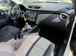 White Nissan Qashqai 2015 in Siauliai, with an engine capacity of 1.20 L and mileage of 108 thousand km for 4900 €, photo 8 on AUTOMOTO.COM.LV