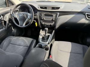 White Nissan Qashqai 2015 in Siauliai, with an engine capacity of 1.20 L and mileage of 108 thousand km for 4900 €, photo 9 on AUTOMOTO.COM.LV