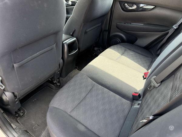 Balts Nissan Qashqai 2015 Šauļi, ar dzinēja tilpumu 1.20 L un nobraukumu 108 tūkst. km par 4900 €, foto 9 vietnē AUTOMOTO.COM.LV