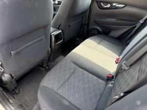 White Nissan Qashqai 2015 in Siauliai, with an engine capacity of 1.20 L and mileage of 108 thousand km for 4900 €, photo 10 on AUTOMOTO.COM.LV