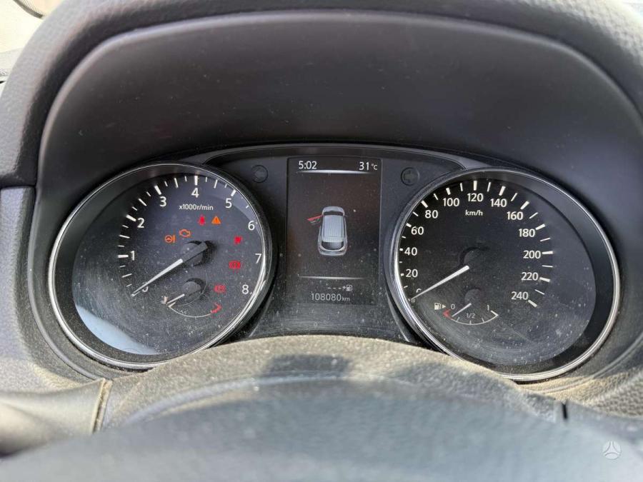 White Nissan Qashqai 2015 in Siauliai, with an engine capacity of 1.20 L and mileage of 108 thousand km for 4900 €, photo 11 on AUTOMOTO.COM.LV