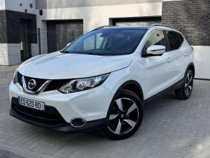 White Nissan Qashqai 2015 in Kaunas, with an engine capacity of 1.46 L and mileage of 180 thousand km for 7999 €, photo 6 on AUTOMOTO.COM.LV