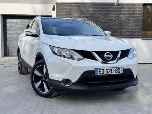 White Nissan Qashqai 2015 in Kaunas, with an engine capacity of 1.46 L and mileage of 180 thousand km for 7999 €, photo 7 on AUTOMOTO.COM.LV