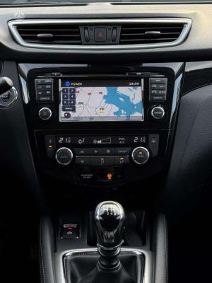 White Nissan Qashqai 2015 in Kaunas, with an engine capacity of 1.46 L and mileage of 180 thousand km for 7999 €, photo 15 on AUTOMOTO.COM.LV