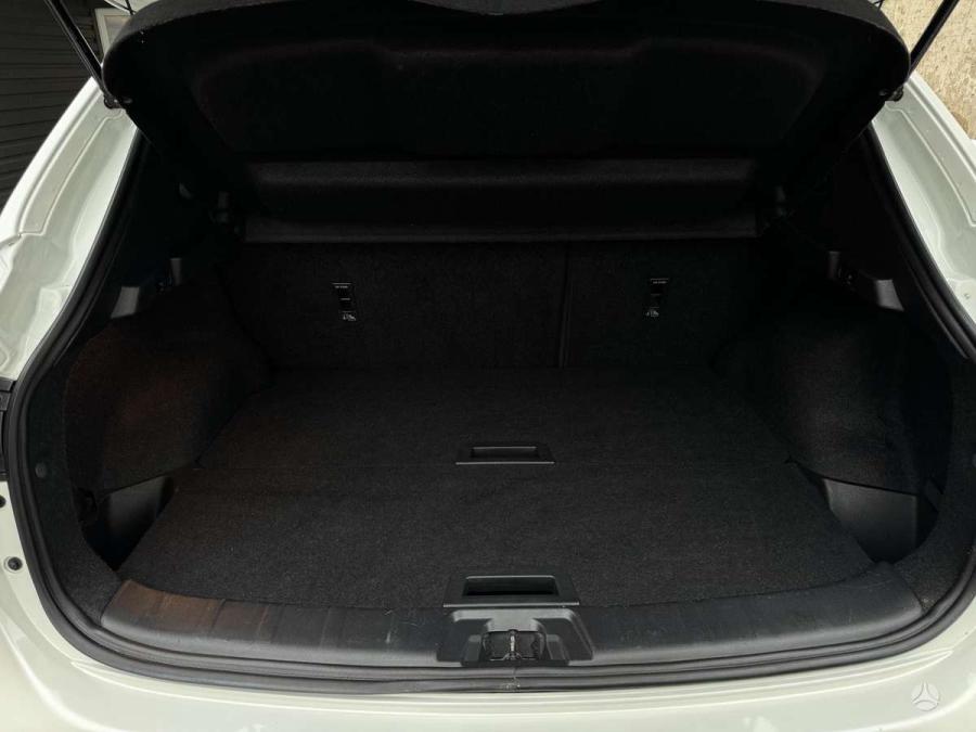 White Nissan Qashqai 2015 in Kaunas, with an engine capacity of 1.46 L and mileage of 180 thousand km for 7999 €, photo 20 on AUTOMOTO.COM.LV