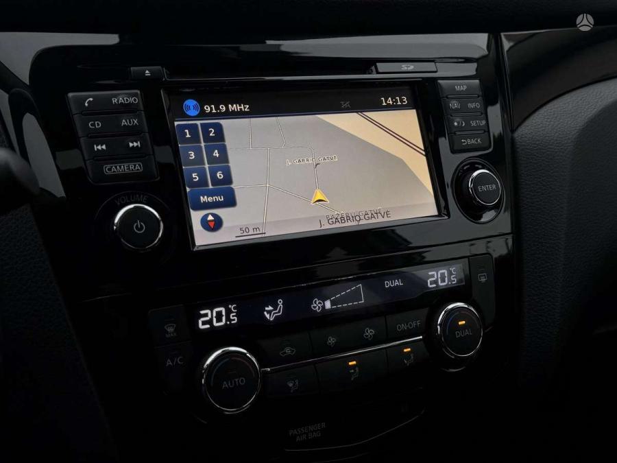 White Nissan Qashqai 2015 in Kaunas, with an engine capacity of 1.46 L and mileage of 180 thousand km for 7999 €, photo 21 on AUTOMOTO.COM.LV