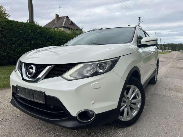 White Nissan Qashqai 2015 in Ukmerge, with an engine capacity of 1.20 L and mileage of 216 thousand km for 6990 €, photo 1 on AUTOMOTO.COM.LV