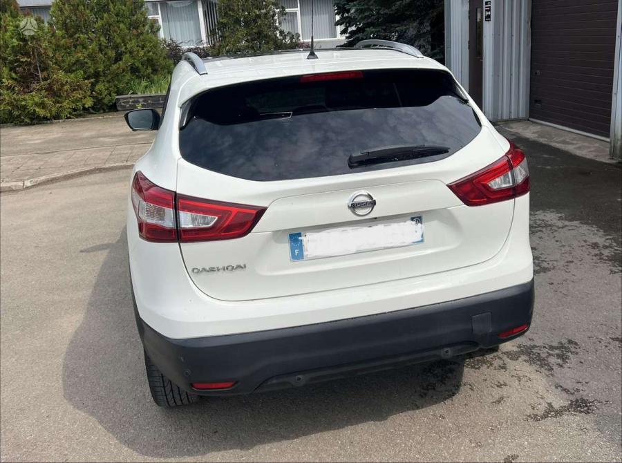 Balts Nissan Qashqai 2015 Tauragė, ar dzinēja tilpumu 1.60 L un nobraukumu 147 tūkst. km par 8400 €, foto 9 vietnē AUTOMOTO.COM.LV