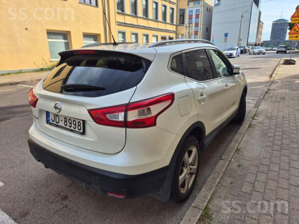 Белый Ниссан Кашкай 2015 в Рига, объемом двигателя 1.60 л и пробегом 172 тыс. км за 6300 €, фото 2 на AUTOMOTO.COM.LV