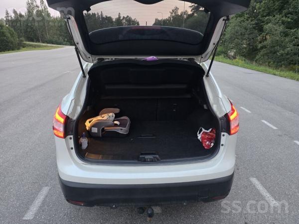 Balts Nissan Qashqai 2015 Madona, ar dzinēja tilpumu 1.50 L un nobraukumu 276 tūkst. km par 9800 €, foto 6 vietnē AUTOMOTO.COM.LV