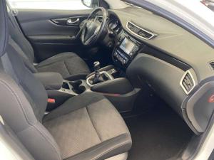 White Nissan Qashqai 2015 in Radviliskis, with an engine capacity of 1.46 L and mileage of 237 thousand km for 7650 €, photo 9 on AUTOMOTO.COM.LV