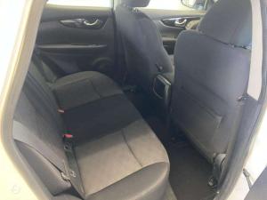 White Nissan Qashqai 2015 in Radviliskis, with an engine capacity of 1.46 L and mileage of 237 thousand km for 7650 €, photo 10 on AUTOMOTO.COM.LV