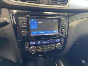 White Nissan Qashqai 2015 in Radviliskis, with an engine capacity of 1.46 L and mileage of 237 thousand km for 7650 €, photo 16 on AUTOMOTO.COM.LV