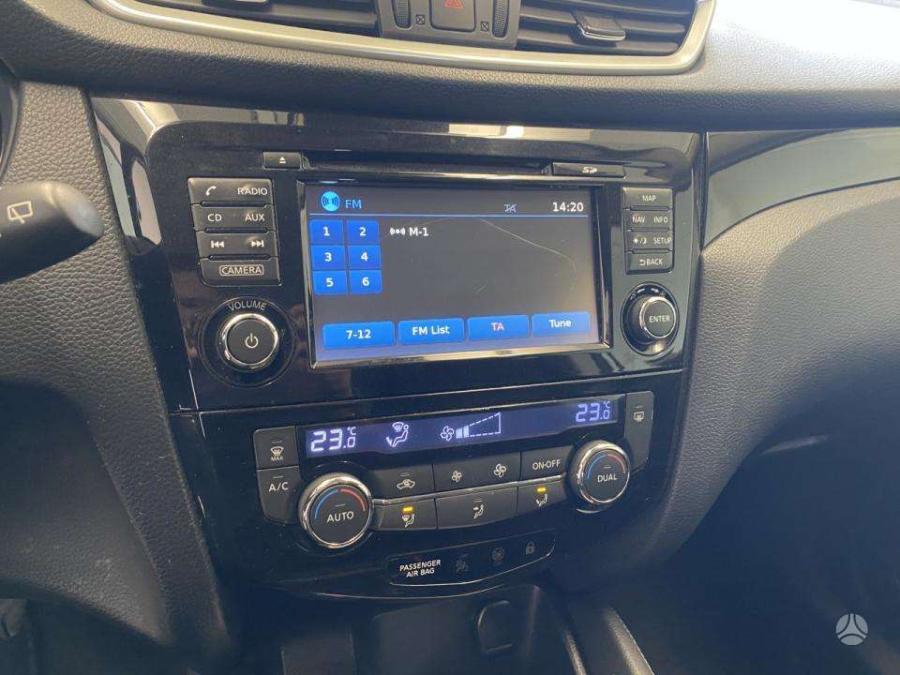 White Nissan Qashqai 2015 in Radviliskis, with an engine capacity of 1.46 L and mileage of 237 thousand km for 7650 €, photo 16 on AUTOMOTO.COM.LV