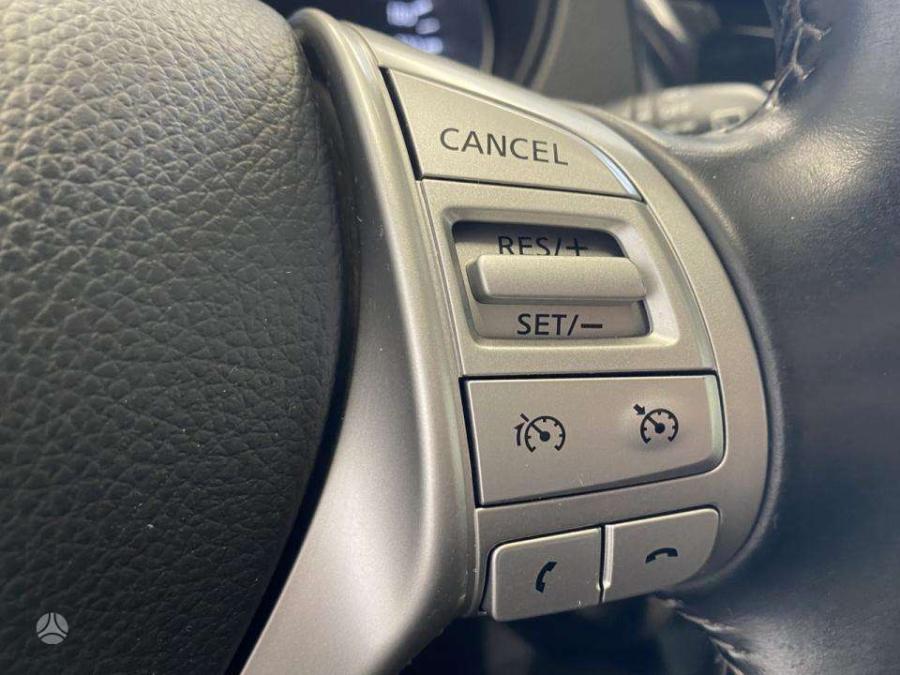 White Nissan Qashqai 2015 in Radviliskis, with an engine capacity of 1.46 L and mileage of 237 thousand km for 7650 €, photo 18 on AUTOMOTO.COM.LV