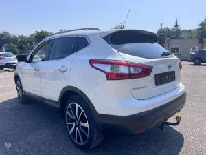 White Nissan Qashqai 2015 in Alytus, with an engine capacity of 1.46 L and mileage of 239 thousand km for 9200 €, photo 10 on AUTOMOTO.COM.LV