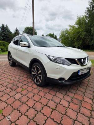 Balts Nissan Qashqai 2015 Viļņa, ar dzinēja tilpumu 1.20 L un nobraukumu 194 tūkst. km par 7300 €, foto  vietnē AUTOMOTO.COM.LV
