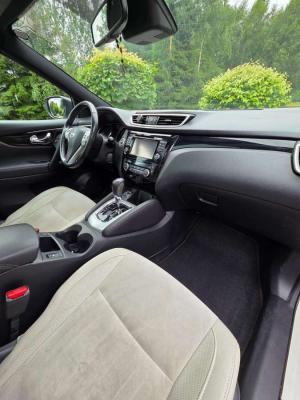 White Nissan Qashqai 2015 in Vilnius, with an engine capacity of 1.20 L and mileage of 194 thousand km for 7300 €, photo 14 on AUTOMOTO.COM.LV