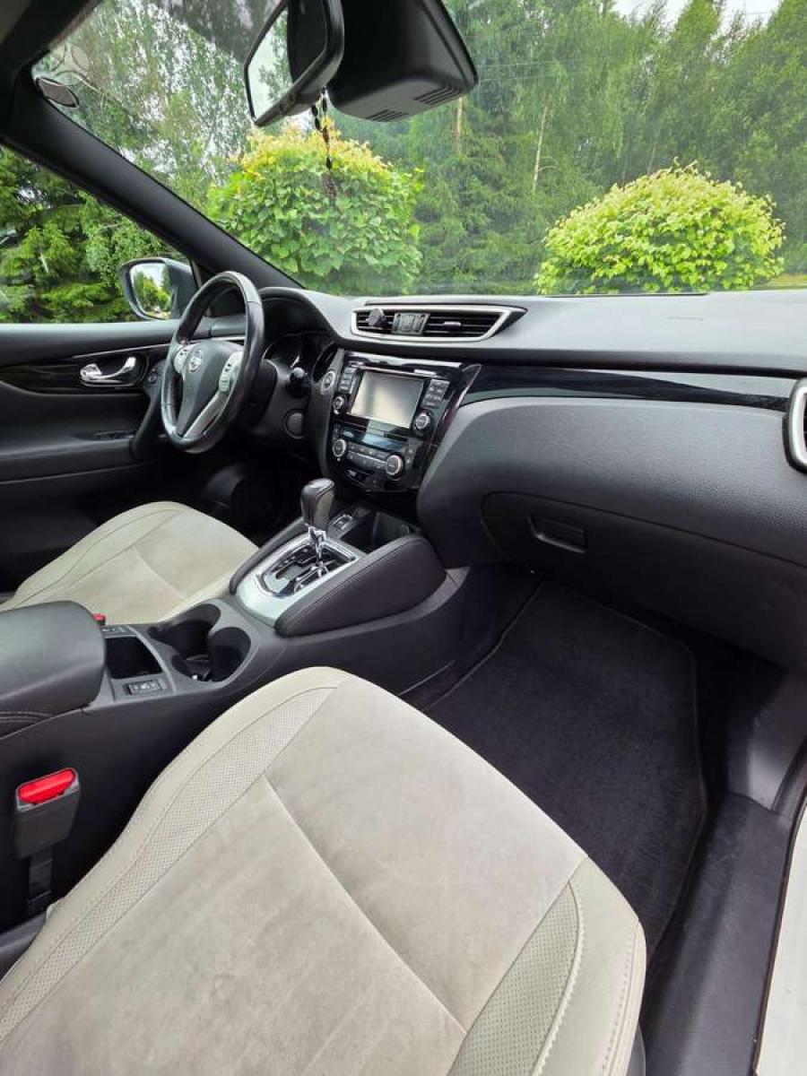 White Nissan Qashqai 2015 in Vilnius, with an engine capacity of 1.20 L and mileage of 194 thousand km for 7300 €, photo 14 on AUTOMOTO.COM.LV