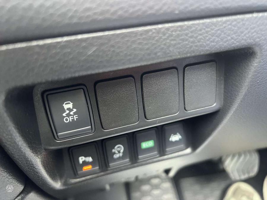 Balts Nissan Qashqai 2015 Tauragė, ar dzinēja tilpumu 1.60 L un nobraukumu 147 tūkst. km par 8200 €, foto 14 vietnē AUTOMOTO.COM.LV