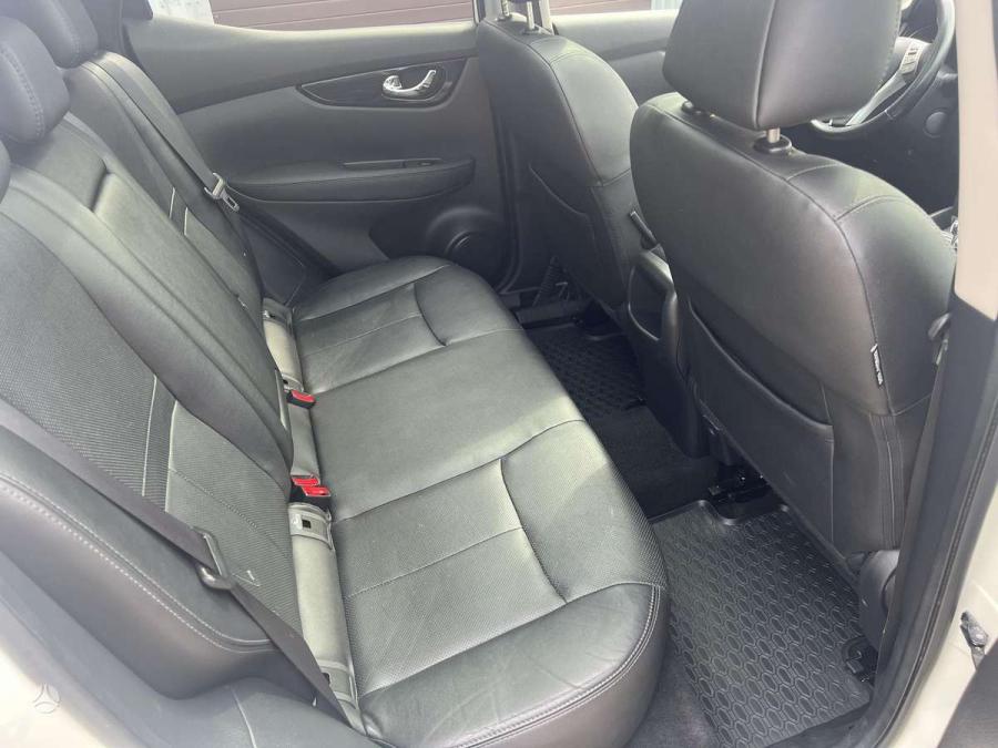Balts Nissan Qashqai 2015 Tauragė, ar dzinēja tilpumu 1.60 L un nobraukumu 147 tūkst. km par 8200 €, foto 18 vietnē AUTOMOTO.COM.LV