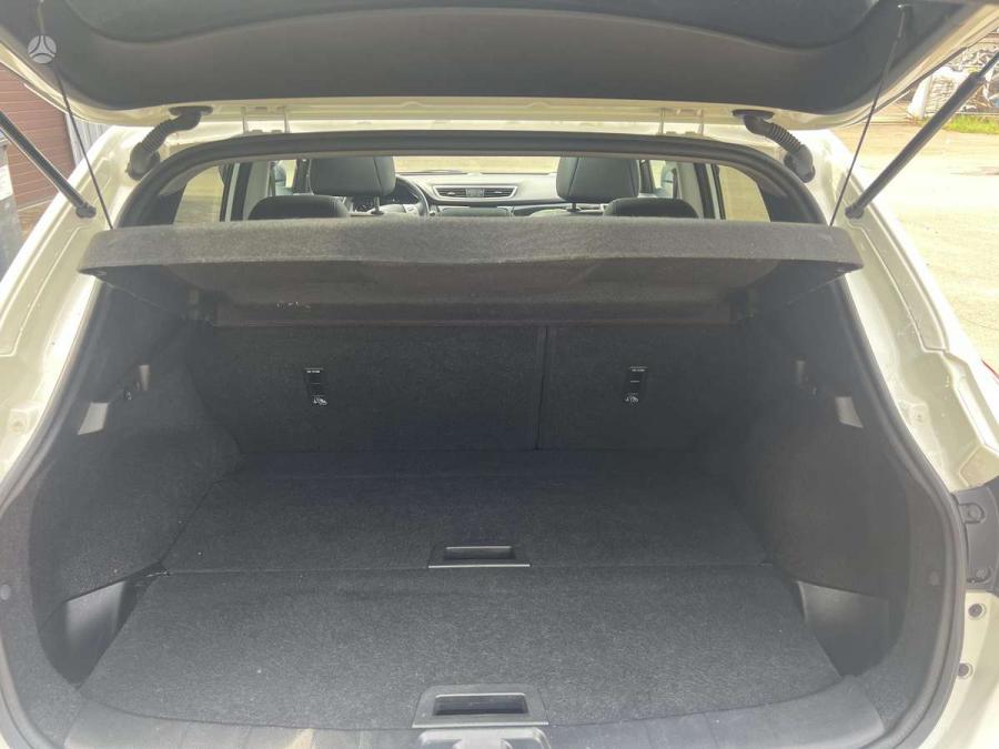 Balts Nissan Qashqai 2015 Tauragė, ar dzinēja tilpumu 1.60 L un nobraukumu 147 tūkst. km par 8200 €, foto 19 vietnē AUTOMOTO.COM.LV