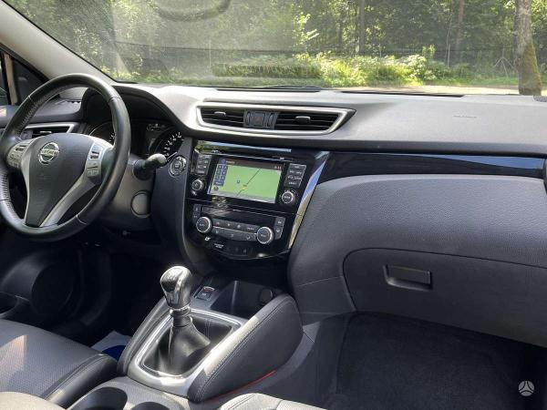 White Nissan Qashqai 2015 in Taurage, with an engine capacity of 1.20 L and mileage of 118 thousand km for 7550 €, photo 10 on AUTOMOTO.COM.LV