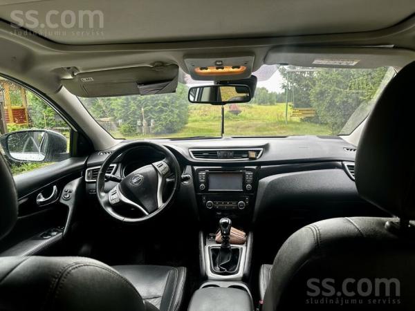 White Nissan Qashqai 2015 in Daugavpils, with an engine capacity of 1.50 L and mileage of 246 thousand km for 7300 €, photo 4 on AUTOMOTO.COM.LV